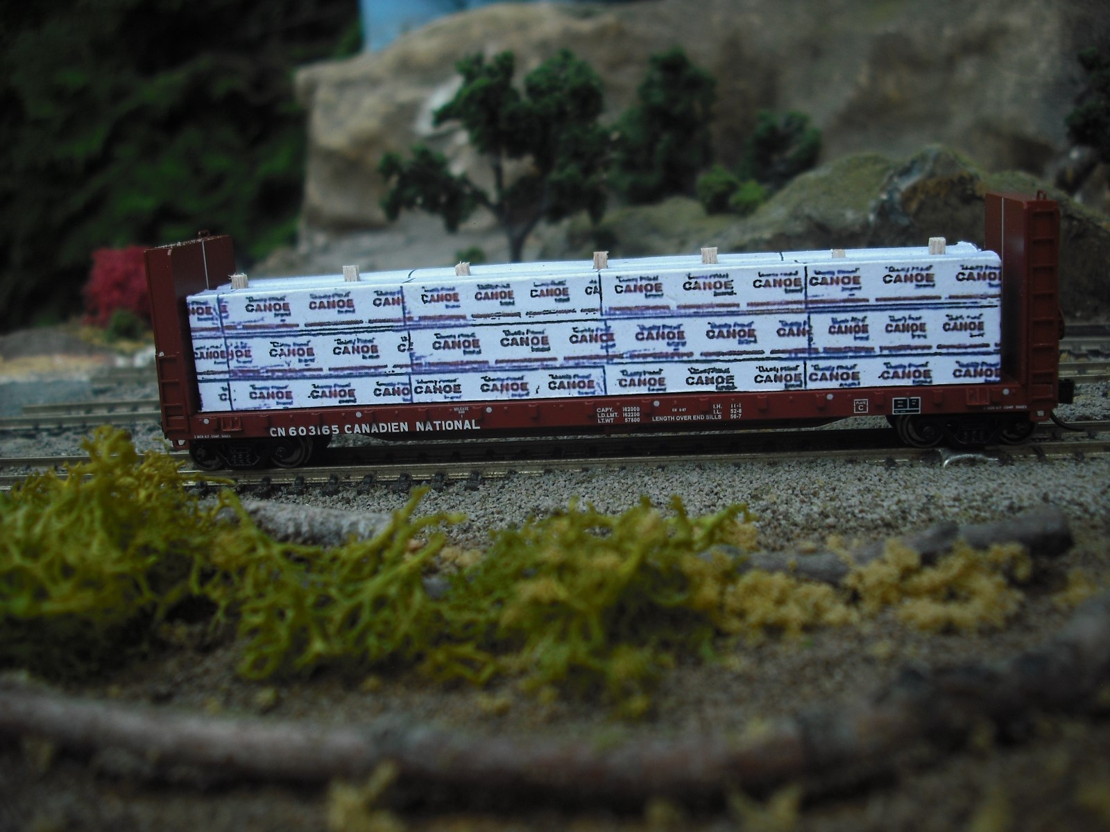 N Scale Load for 52 ft Bulkhead Flat Car 2 for 1 Canoe | eBay