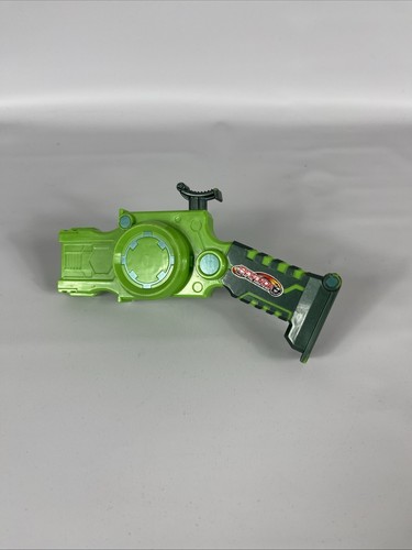 2010 Beyblade Metal Fusion Green Grip Wind Up Launcher Hasbro | eBay