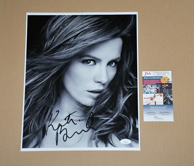 KATE BECKINSALE ~ ORIGINAL SIGNED / AUTOGRAPHED LARGE 11x14 B&W PHOTO w ...