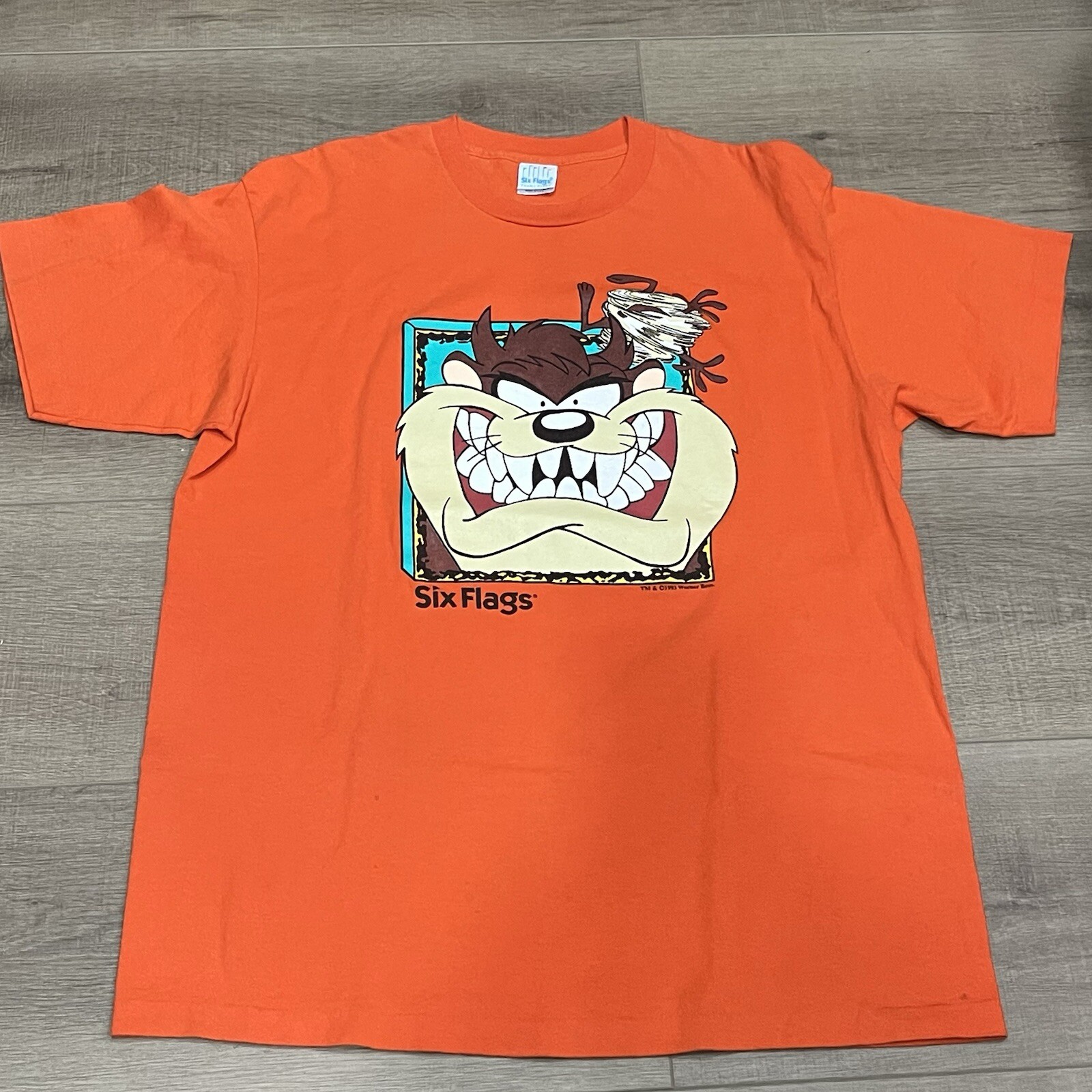 TAZ Vintage Six Flags Tasmanian Devil T Shirt L/ XL 1… - Gem