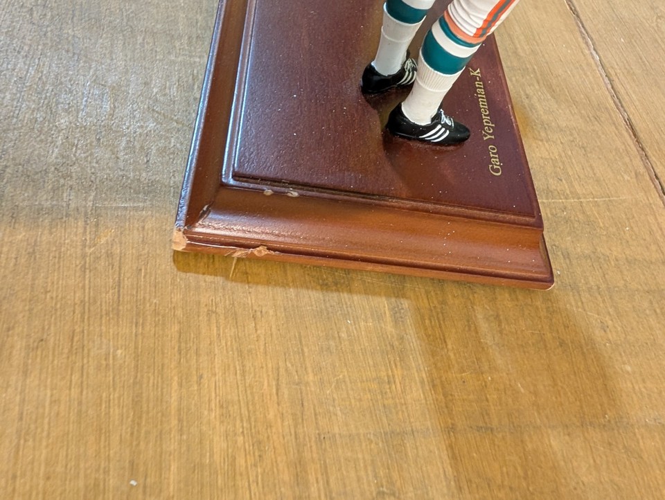 READ* Rare Miami Dolphins 1972 Undefeated Team sculpture Danbury Mint ...