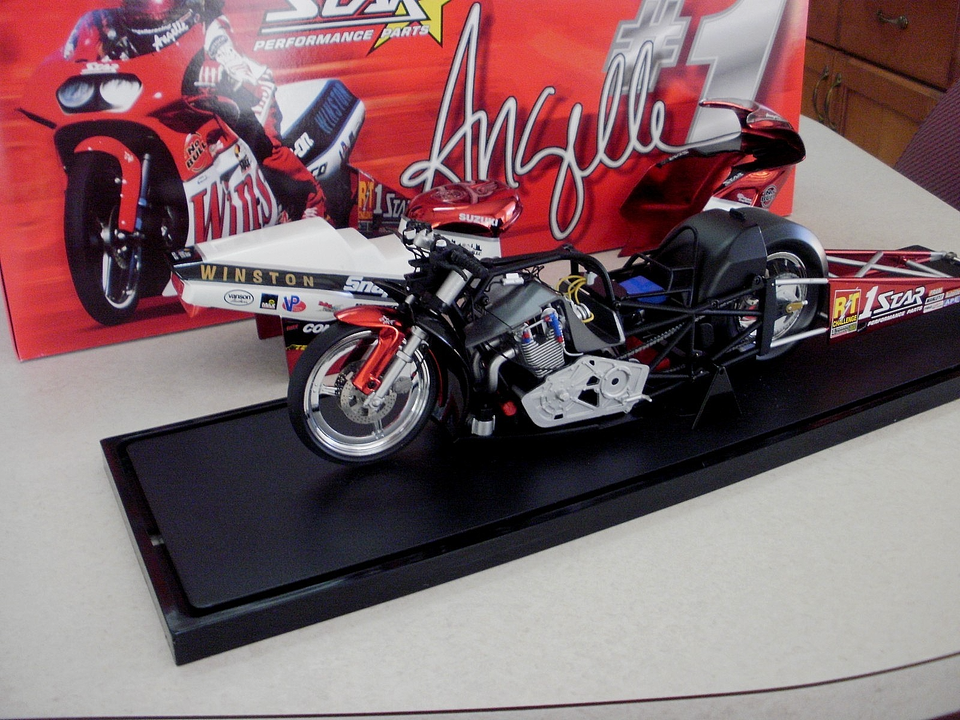 NHRA 1/9 ANGELLE SEELING 2001 WINSTON COLOR CHROME PRO BIKE WITH CASE 1 ...