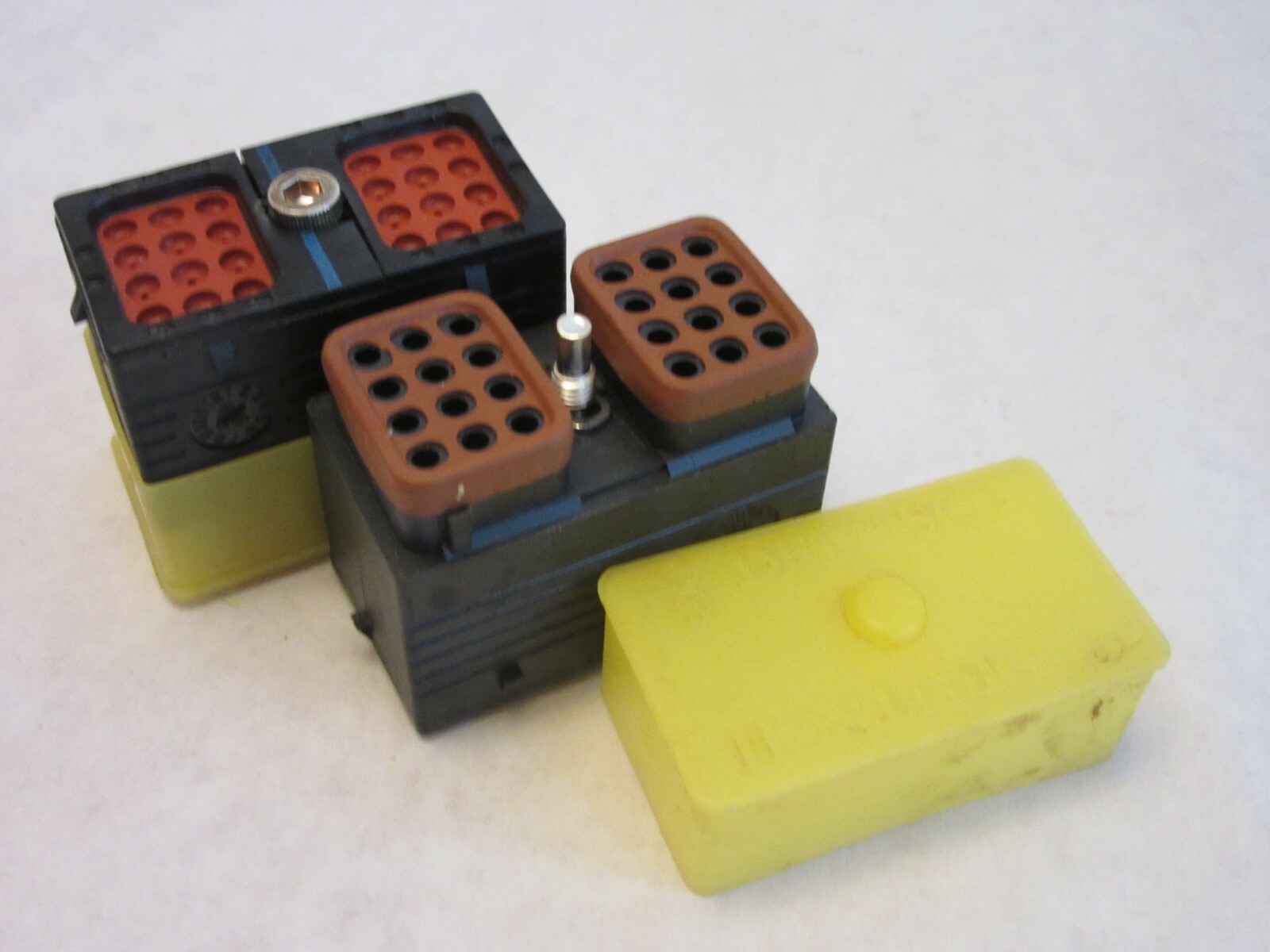 Lot of 2 Deutsch IPD DRC16-24SA connectors housing - NEW | eBay