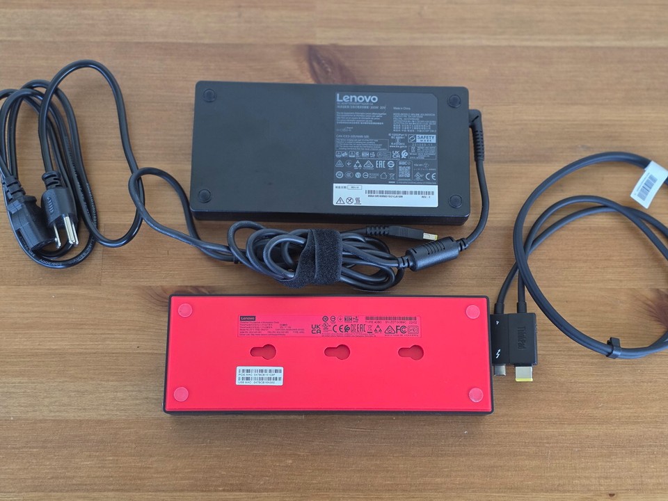 Lenovo ThinkPad Thunderbolt 4 Docking Station 300W 40B00300US ...