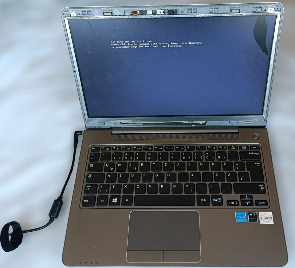 Samsung Series 5 NP535U3C 12GB RAM - AMD A4-4355M, AMD Radeon HD 7550M ...