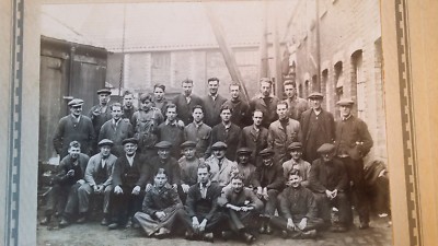 1930'S ORIGINAL ANTIQUE PHOTOGRAPH GROUP INDUSTRIAL / FACTORY WORKERS ...