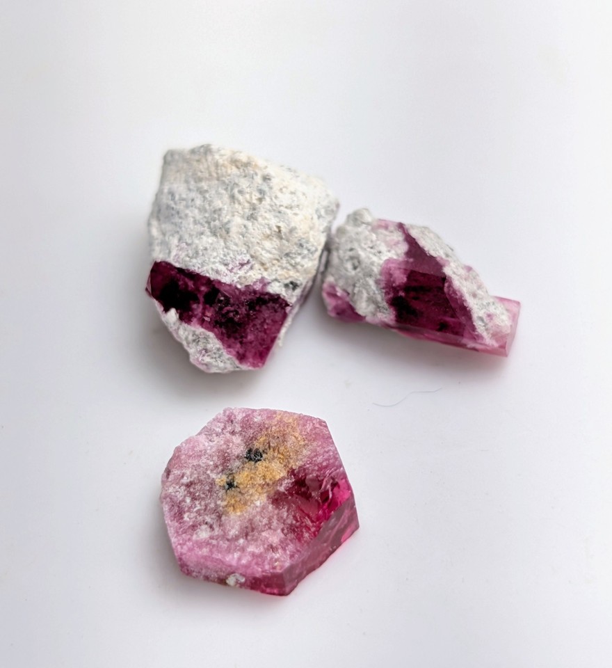 RARE: Red beryl crystal lot. 6 cts/ 3 pcs | eBay