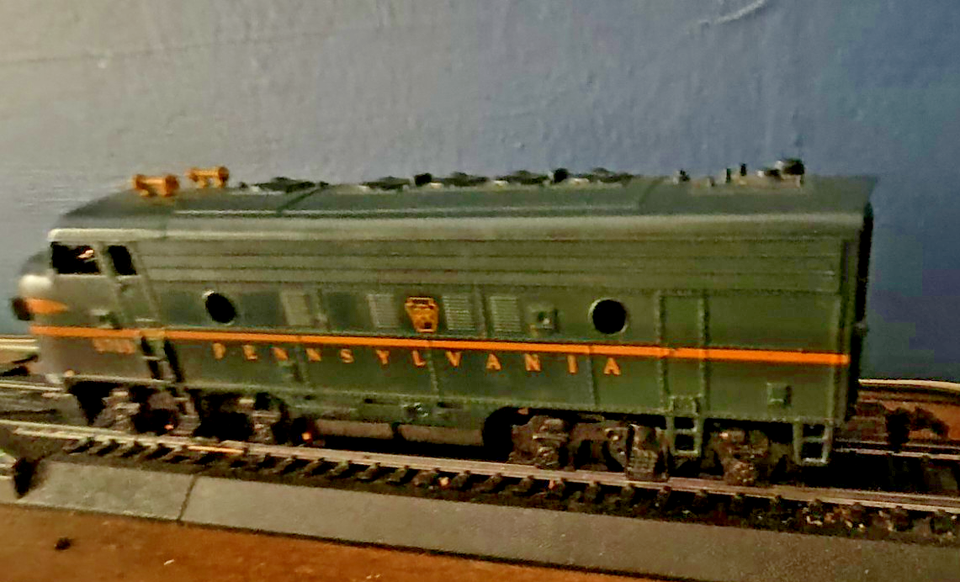 HO Scale Tyco F7 Pennsylvania diesel locomotive no 9769 | eBay