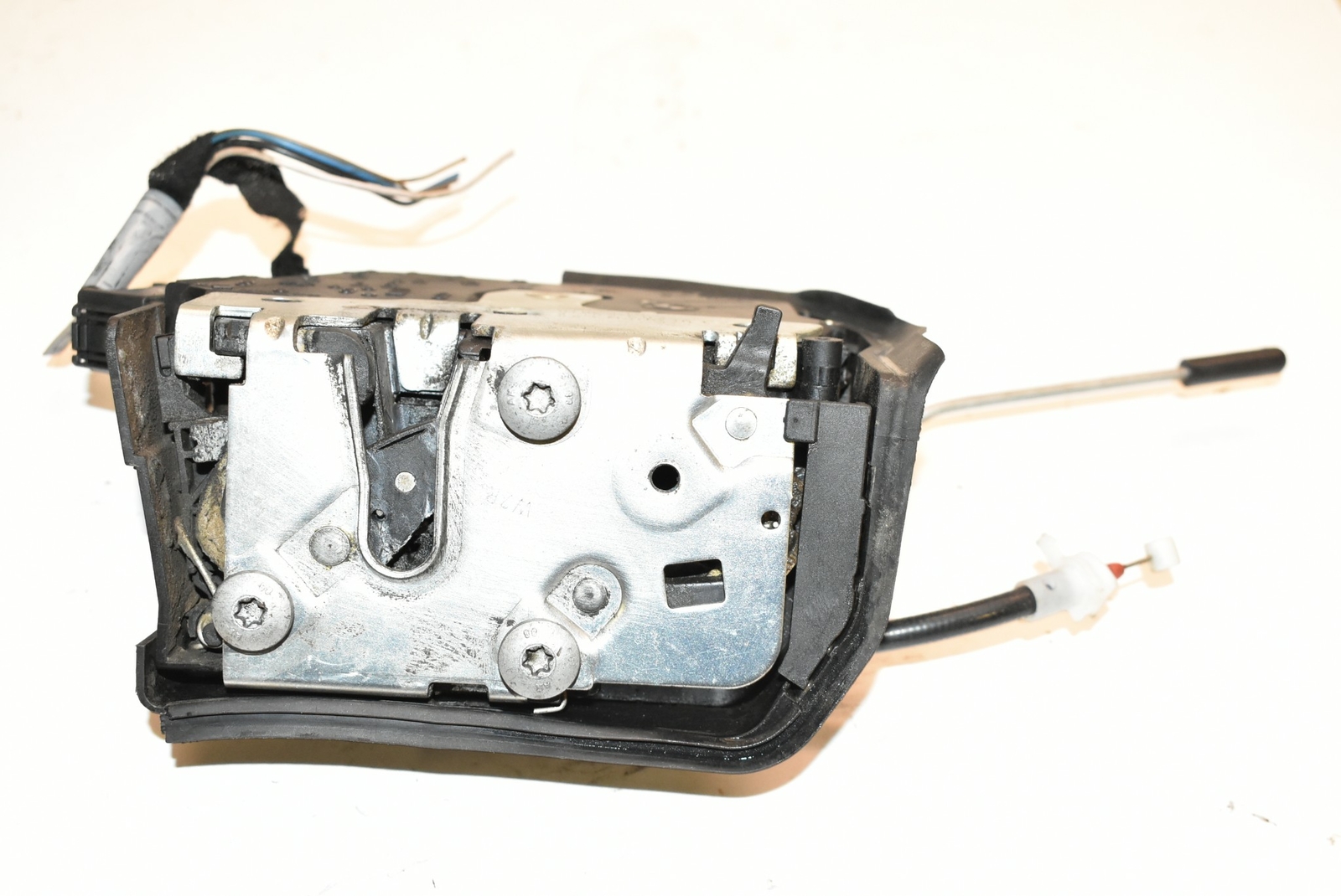 00-06 BMW X5 E53 Door Lock Latch Actuator Right Passenger Rear 01 02 03 ...