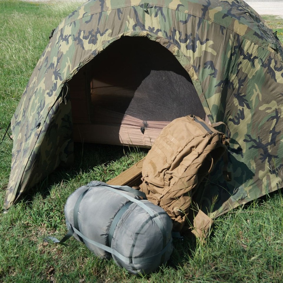 USMC Marine Combat Tent Woodland Camo Diamond Brand w/ Rain Fly and ...