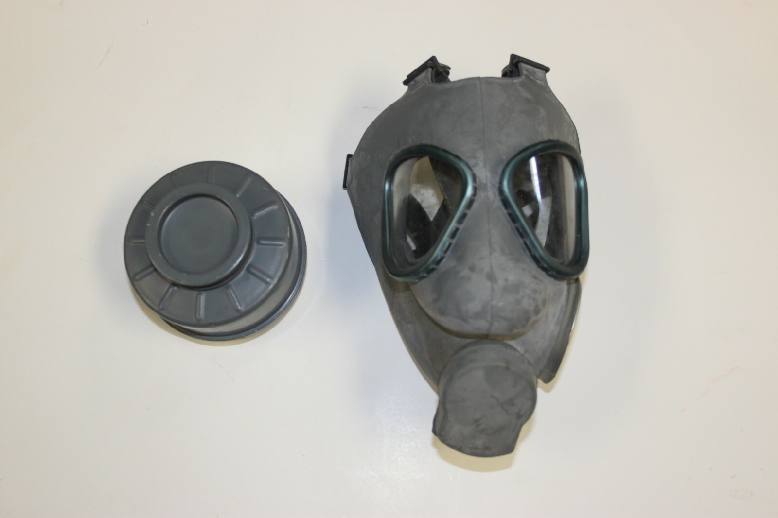 USED Finnish Military M61 Gas Full Face Mask NBC w/60MM Filter Grey M9 ...