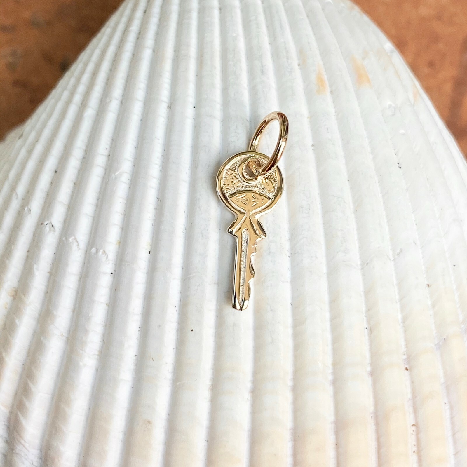 14KT Yellow Gold Tiny Baby-Sized Rounded 3D Key Charm Pendant NEW MINI ...