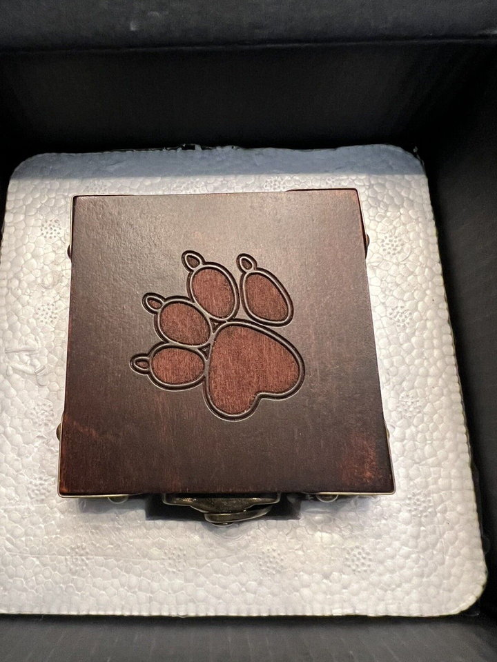 RARE Uncharted Limited Edition Nathan Drakes Ring Necklace w/ Original ...