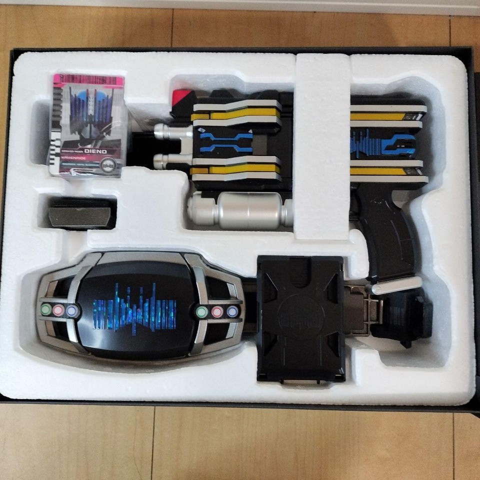 Kamen Rider Decade CSM Diend Driver & Belt Complete Selection ...