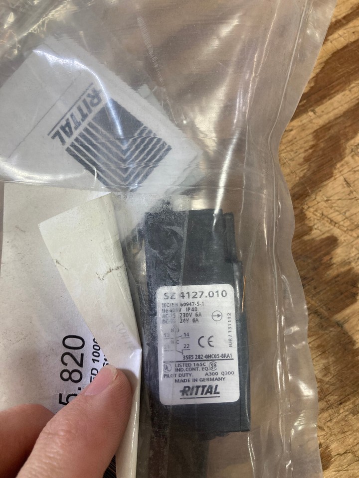 RITTAL 4315820 DOOR SWITCH WITH CABLE (1000MM) FOR LED PANEL LIGHT *NEW ...