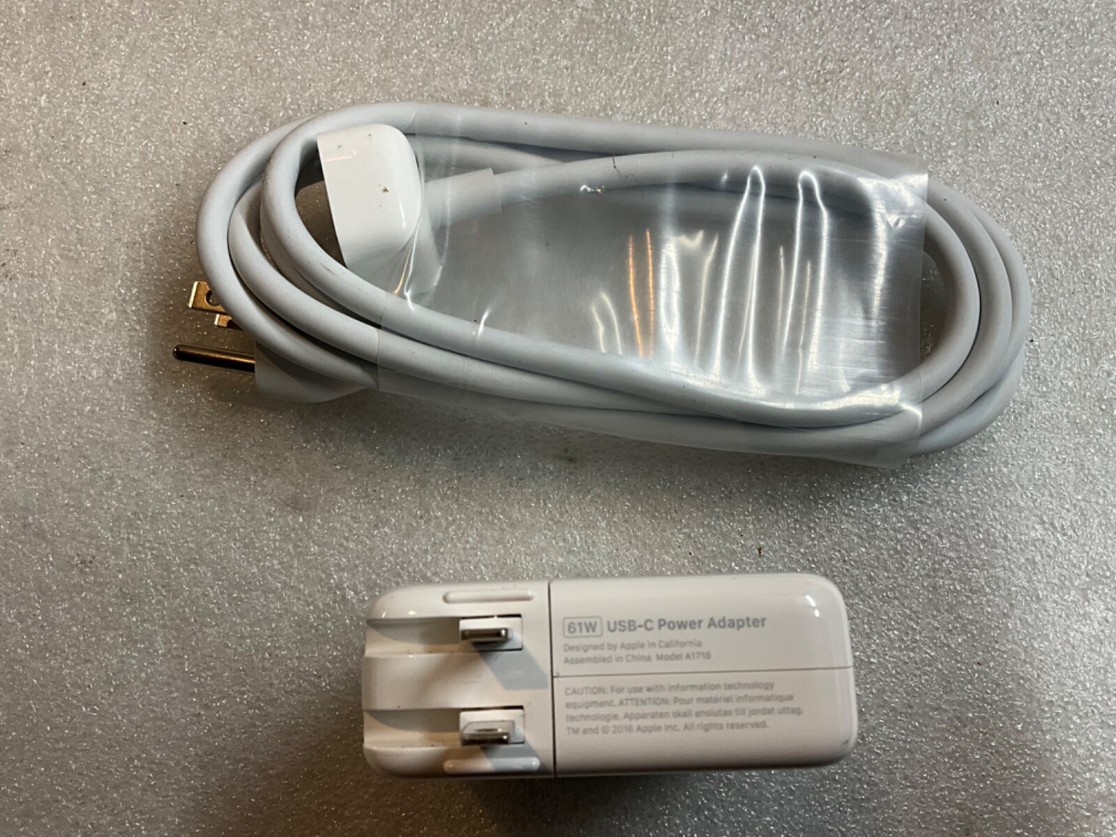 Apple A1947 61W USB‑C Power Adapter for MacBook Pro - White for sale ...