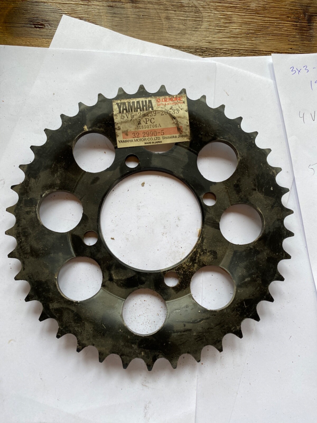New nos Yamaha motorcycle rear sprocket 5v6-25439-20-33 39 tooth ...