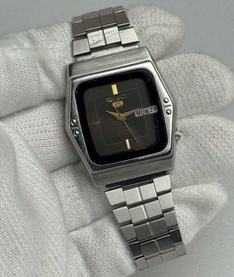 Vintage TV Shape Seiko 5 Automatic Analog Day/Date Men's Wrist Watch ...