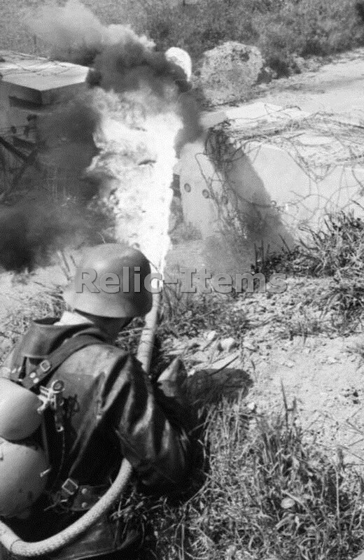 WW2 Picture Photo German soldier w flame-thrower burning enemy France ...