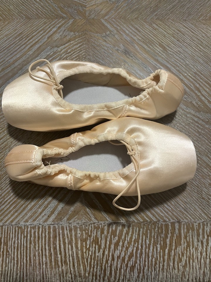 Bloch European Balance Ballet Pointe Shoes Size 4 X | eBay