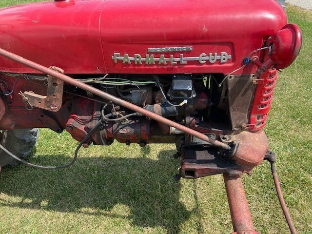 195 Farmall Cub IH NICE tractor 1pt quick hitch drawbar weights runs ...