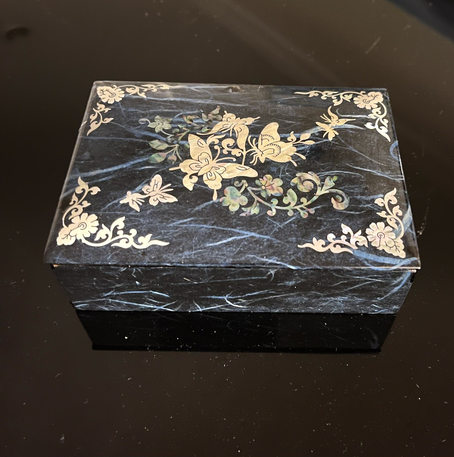 Korean lacquer jewelry box Mother Of Pearl Butterflies And Flowers ...