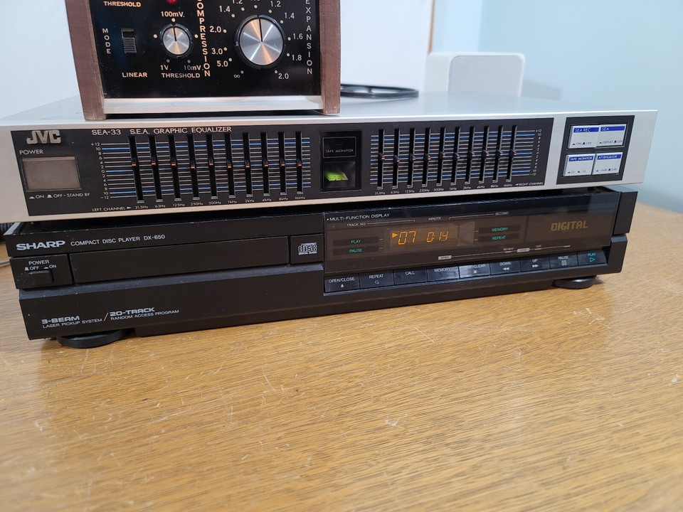 Sharp DX-650 CD Disc Player 3 Beam 20TR Single Disc Digital CD Player ...