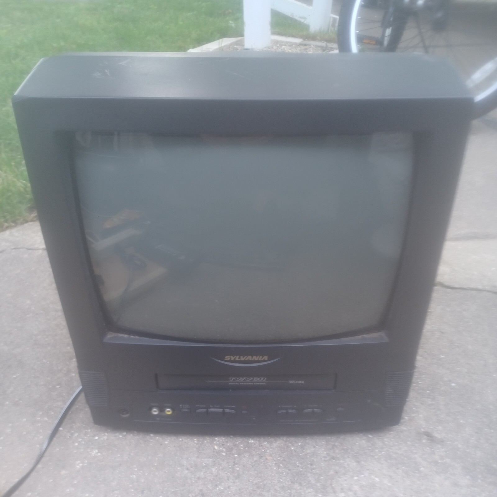 Sylvania 13in color CRT TV / VCR Combo Retro Gaming SRC2113 | eBay