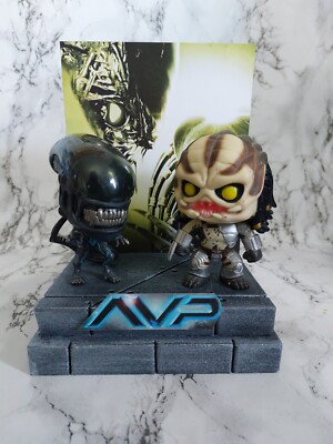 ALIEN VS PREDATOR FUNKO POPS. 2 POP DISPLAY. POP VINYL | eBay