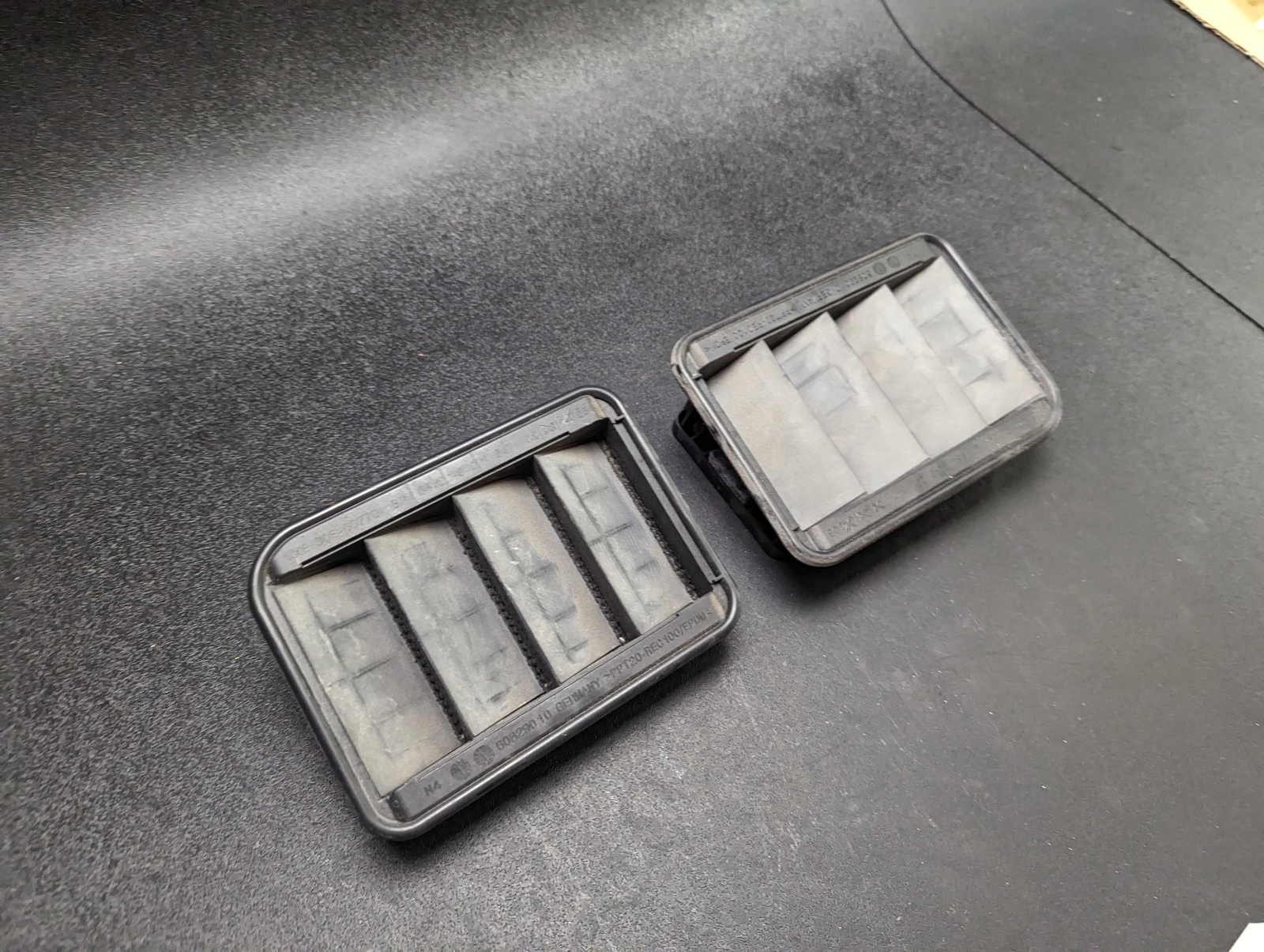 2PC Rear Quarter Panel Pressure Vent Grille 2018 BMW X1 64229201647 | eBay