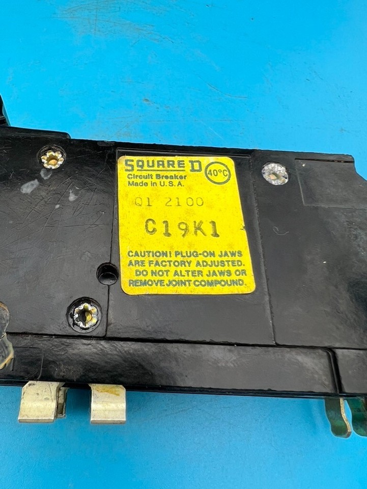 Q12100 Square D 100 Amp 2 Pole Circuit Breaker Type Q1 120/240VAC Plug ...