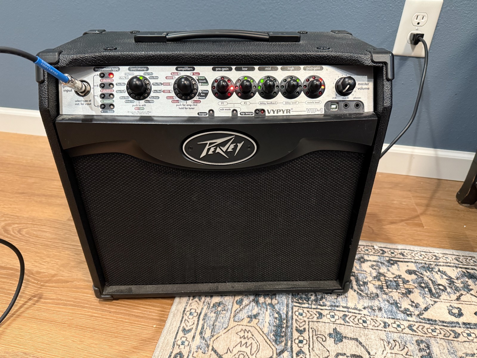 Peavey VYPYR VIP 1 20W Combo Guitar Amplifier Modeling Practice Amp ...