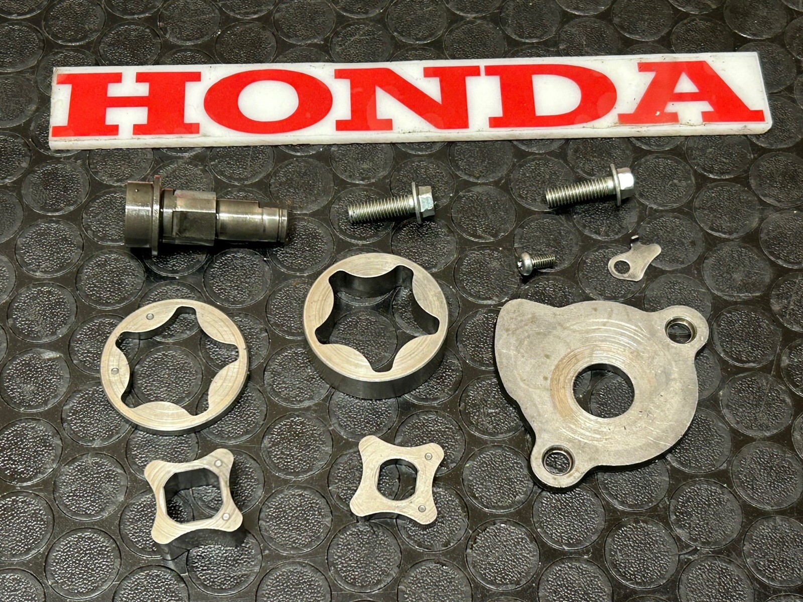 08-09 HONDA 700XX OEM OIL PUMP ROTOR SHAFT PLATE SCREWS 🔥FAST SHIP🔥 | eBay