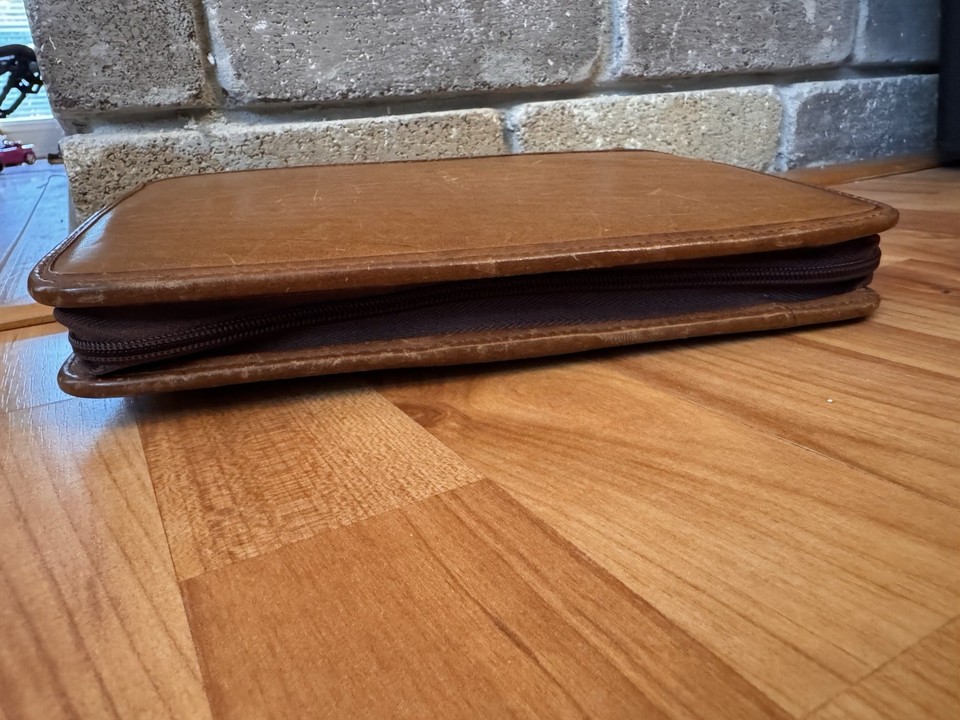 Day-Timer Brown Leather 7-Ring Planner Binder Zip Around 1” Rings Desk ...