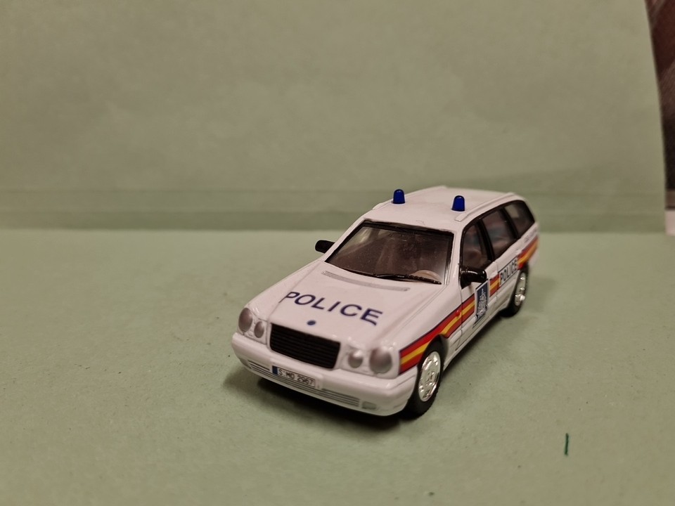 HONGWELL MERCEDES 300 D BREAK LONDON METROPOLITAN POLICE SCALA 1:43 | eBay
