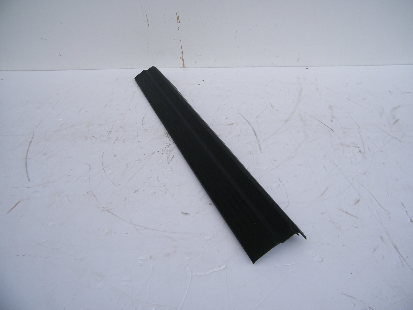 MERCEDES W212 E 2010-15 FRONT RAIL PAVEMEN RIGHT SIDE TRIM PANEL O/S ...