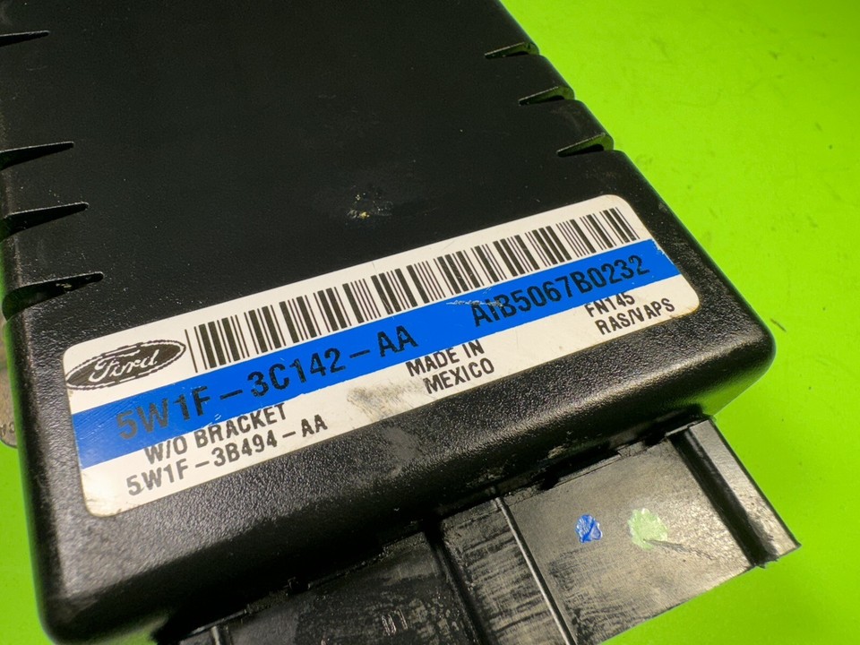 2005 Lincoln Town Car Air Suspension Control Module 5W1F-3C142-AA ...