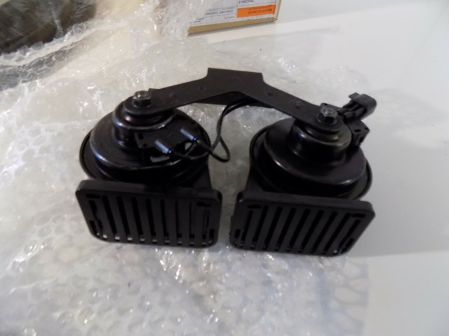 Genuine Land Rover Discovery 4 Range Rover Dual Tone Horn Assembly ...