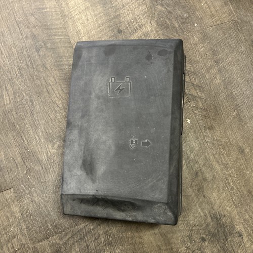 2007 Chevy Avalanche Engine Fuse Box Cover | eBay