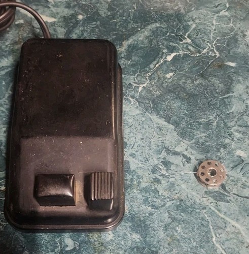 Vtg. Singer 301 Slant Needle Sewing Machine w/Foot Pedal & Bobbin 🪡 ...