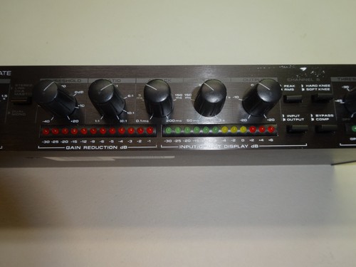 Alesis 3630 Rack Mount RMS/PEAK Dual Channel Compressor / Limiter with ...