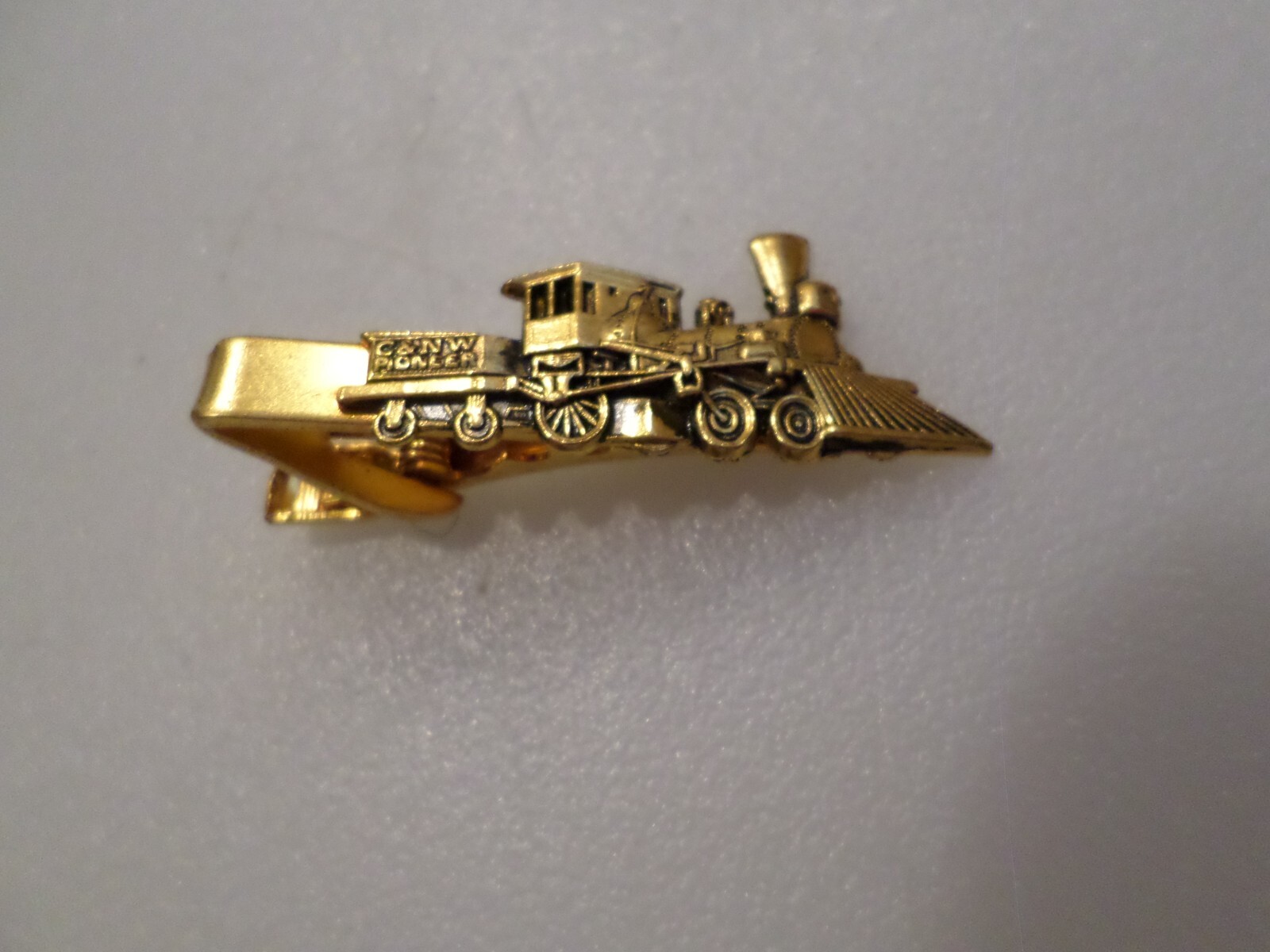 VINTAGE - C & NW PIONEER TRAIN MENS TIE CLIP - 1 7/8" LONG | eBay