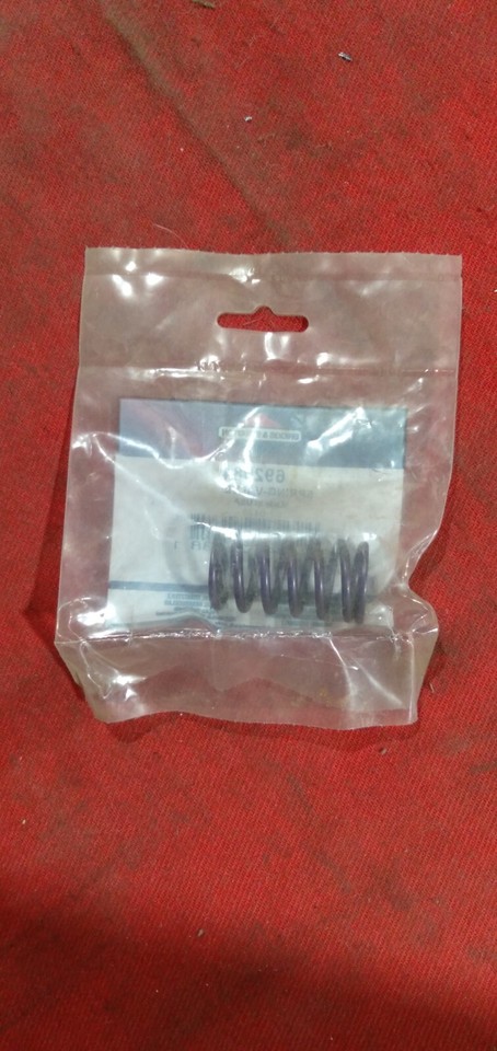 Genuine Briggs & Stratton 692084 Valve Spring | eBay