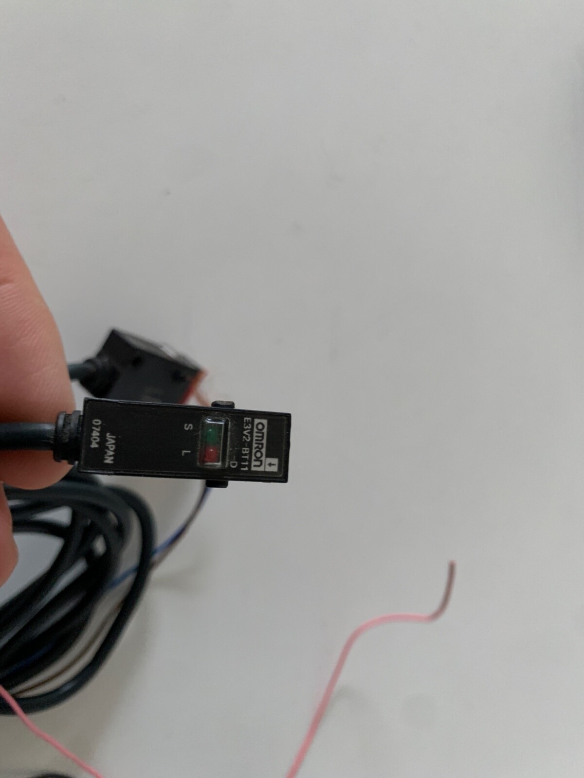 Omron E3V2-BT11-D / E3V2-BT11-L Photoelectric Sensor + Emitter | eBay