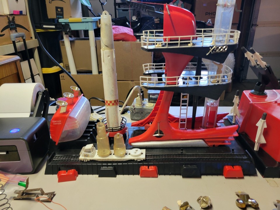 VTG DELUXE READING OPERATION X500 BASE DEFENSE AND ROCKET LAUNCHER SET ...