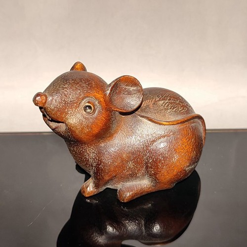 Happy cute little mouse wood carvings Carved statue room Decoration ...