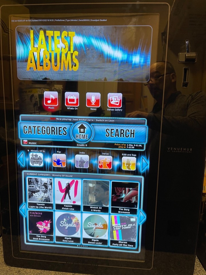 Venue Hub 32" Digital Pub jukebox by Sound Leisure. Exceptional design ...