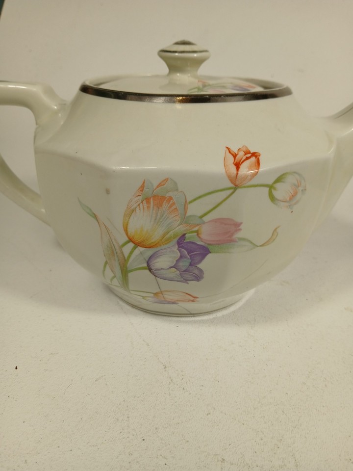 Hall Tea/Coffee Pot Tulips 1940’s Ivory Body Platinum Trim crack solid ...