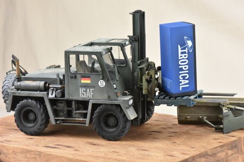 Pro built 1/35 German modern Bundeswehr Feldumschlaggerät FUG 2,5T ...