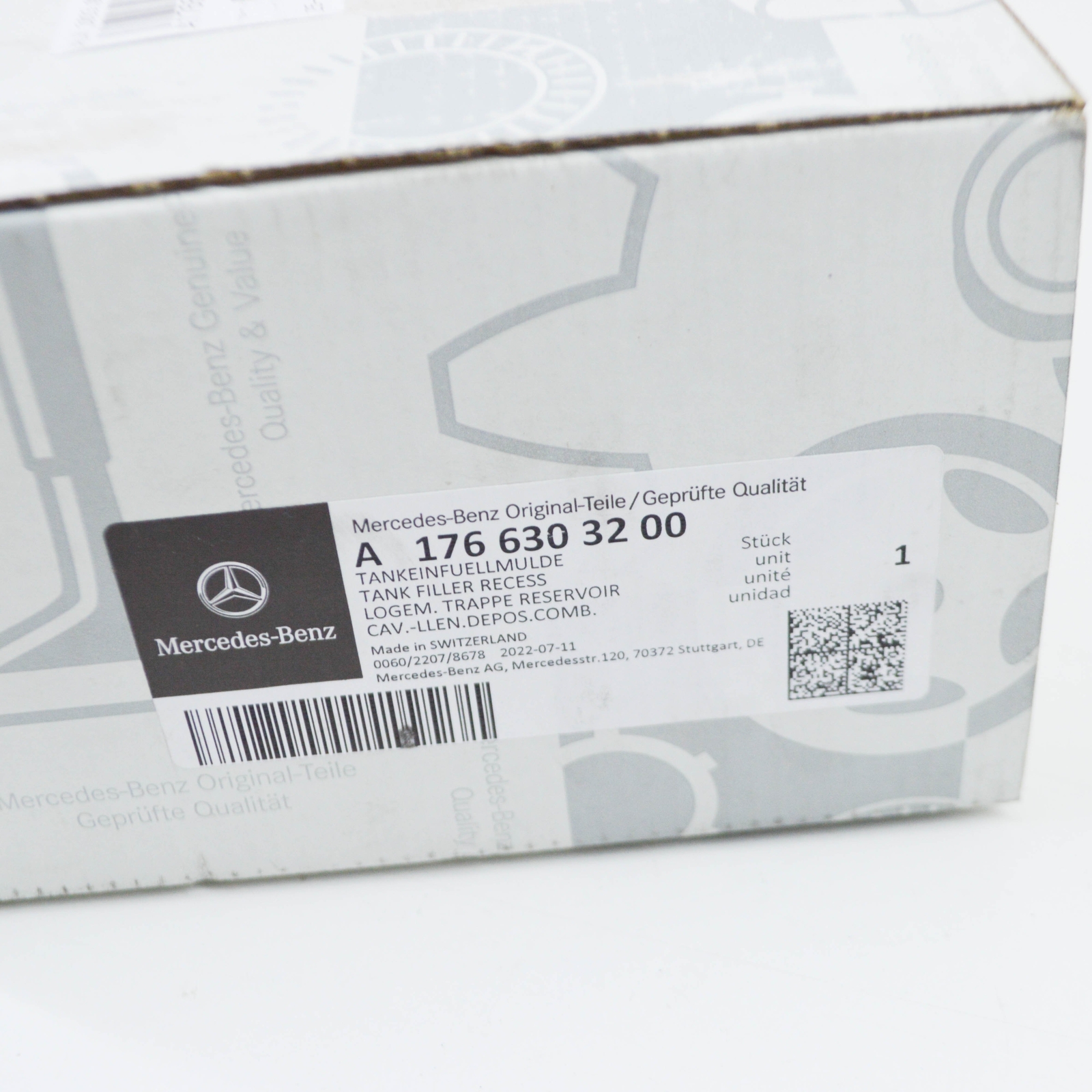 MERCEDES-BENZ A W176 Fuel Tank Filler Recess A1766303200 NEW GENUINE ...